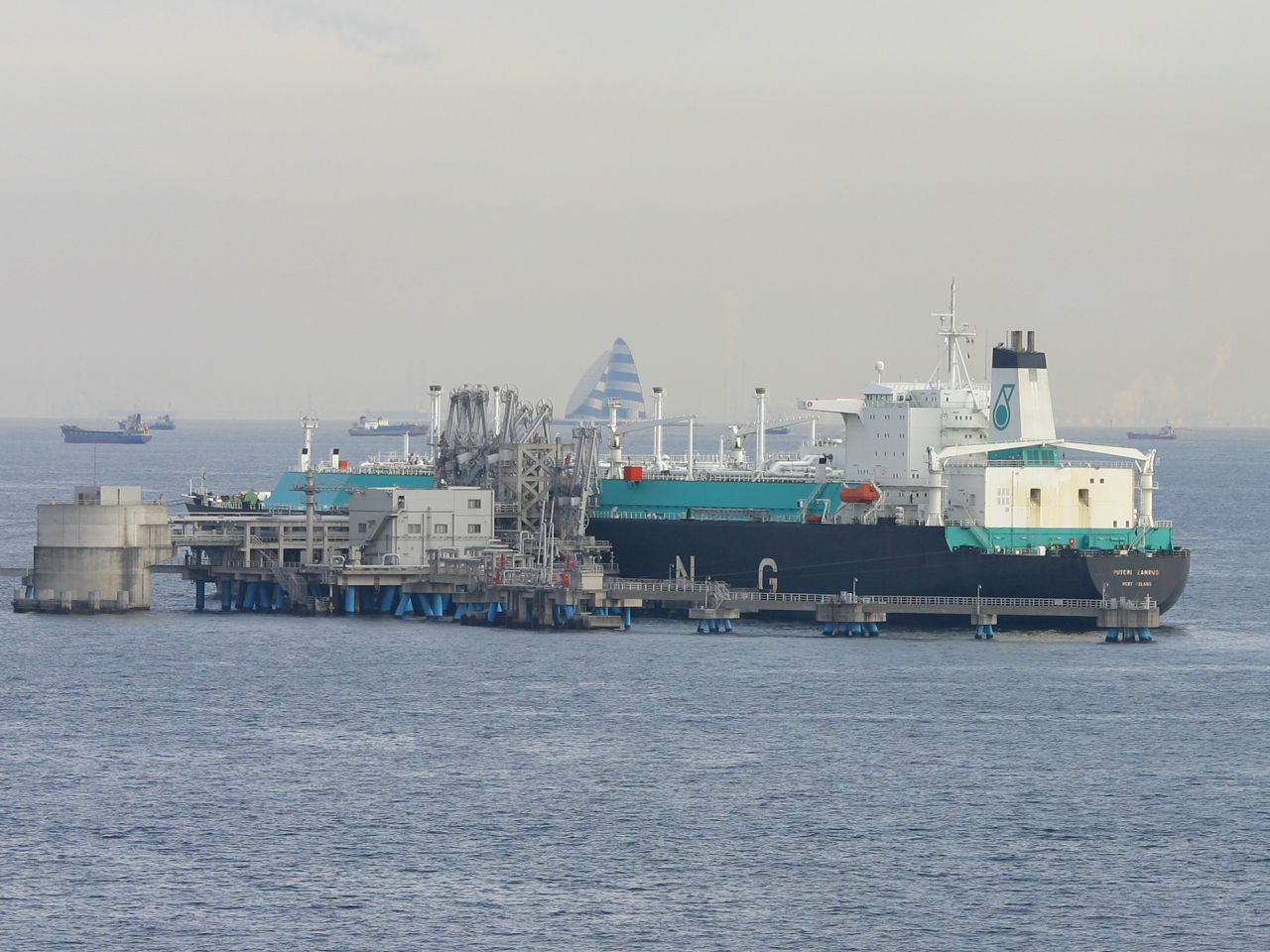 Shell International Trading and Shipping Company"PUTERI ZAMRUD" : SHIP ...