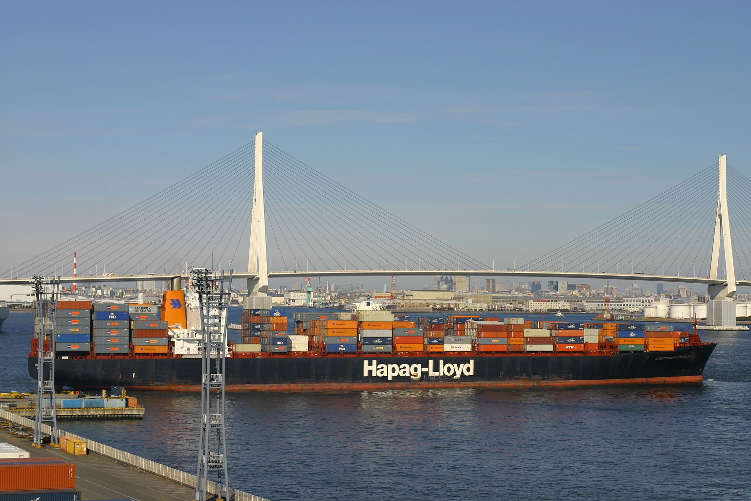 HAPAG LLOYD "STUTTGART EXPRESS" : SHIP PHOTO