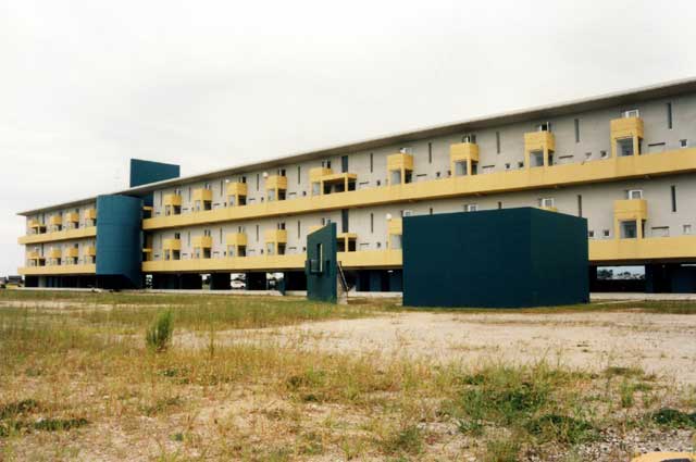 新湊市本江市営住宅 : 建築図鑑 II