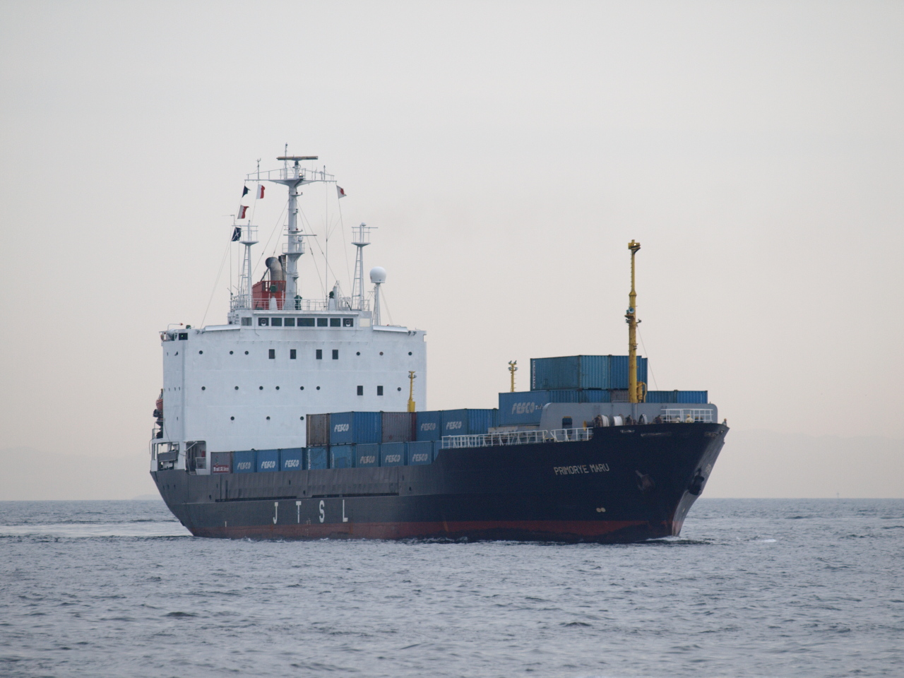 PRIMORYE MARU : ただ船を眺める