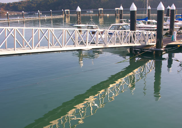 三角港波多マリーナにて : 流れるままに