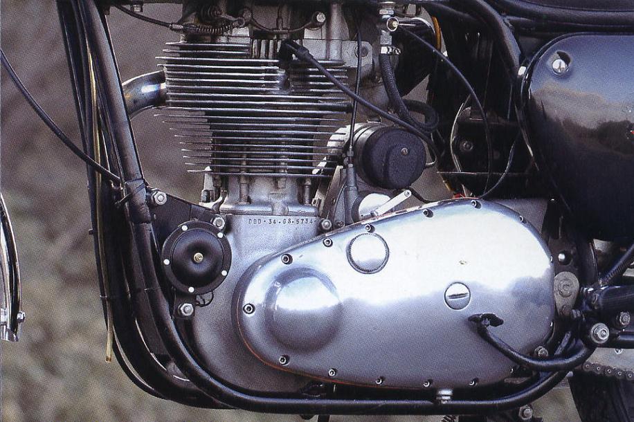 347．戦うマシン BSA ｺﾞｰﾙﾄﾞｽﾀｰ B34 （1961） : 「峰風」とともに