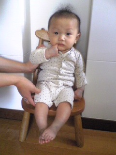 椅子とハイタッチ : 三楽 3LUCK 造園設計・施工・管理 樹木樹勢診断・治療