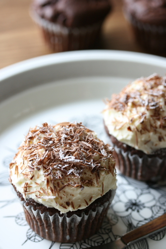 ラムレーズンチョコチップチョコマフィン×クリームチーズトップ : donchan's cafe