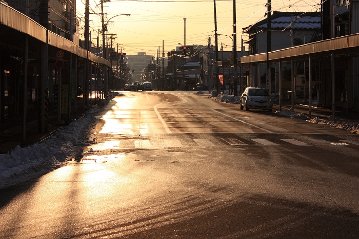 夕暮れの四つ角 : 新潟アッジェ