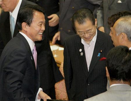 すなわち懸命に働くこと。知識や経験を分かち合うこと…… : 麻生太郎の笑顔がとてつもない