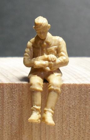 Tamiya 32549=32553-A [1/48 シュタイヤーの時計を見るドイツ軍運転手] : 模型慕情