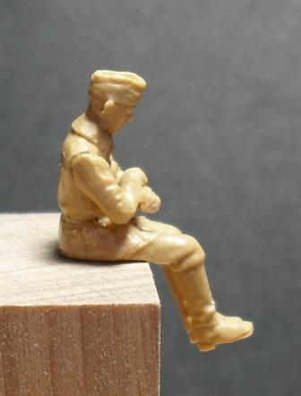 Tamiya 32549=32553-A [1/48 シュタイヤーの時計を見るドイツ軍運転手] : 模型慕情