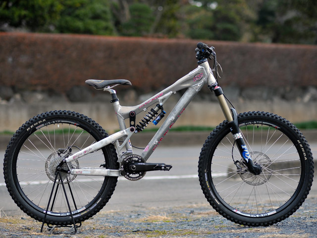 INTENSE slopestyle : www.k-bros.org