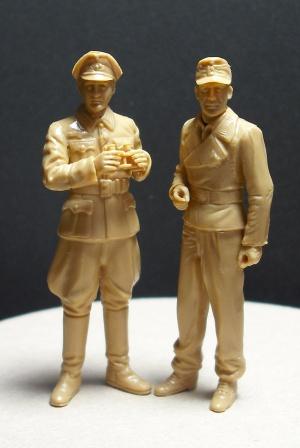 Tamiya 35225=35235=35305-A [シュタイヤーの傍らで双眼鏡を持つ将校] : 模型慕情
