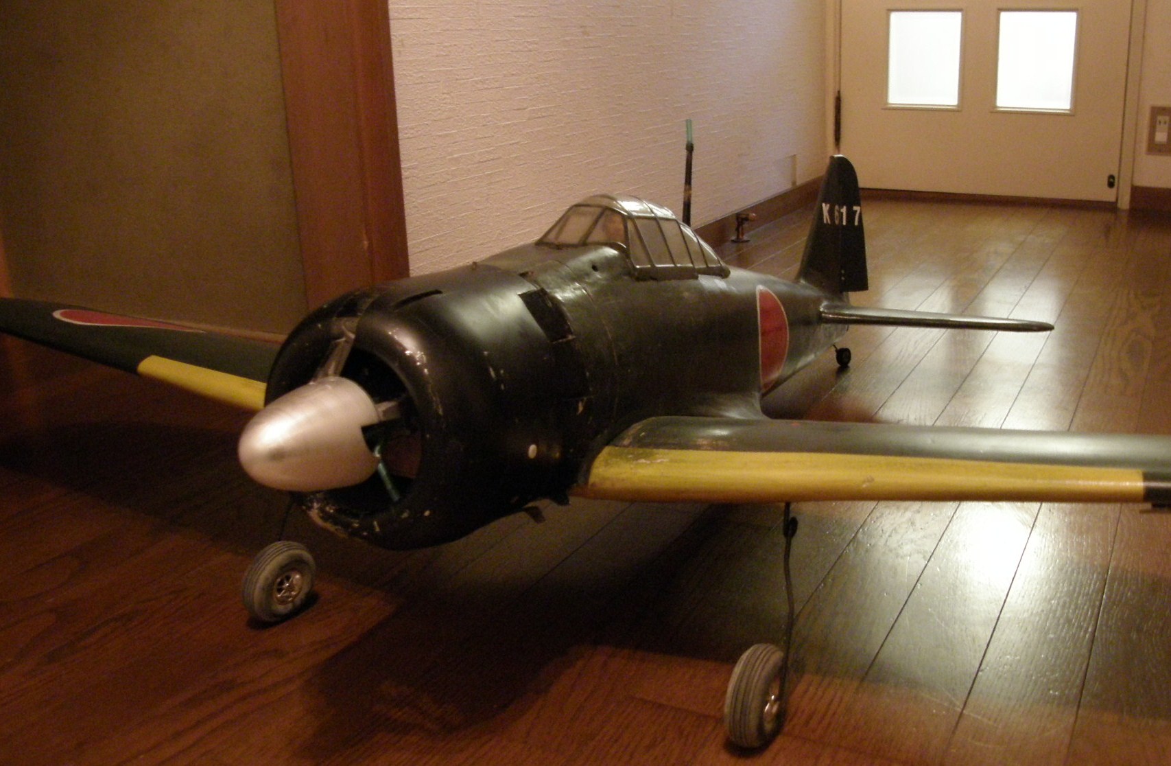 丸鷹製ゼロ戦 : ゆっくり飛ぶ飛行機