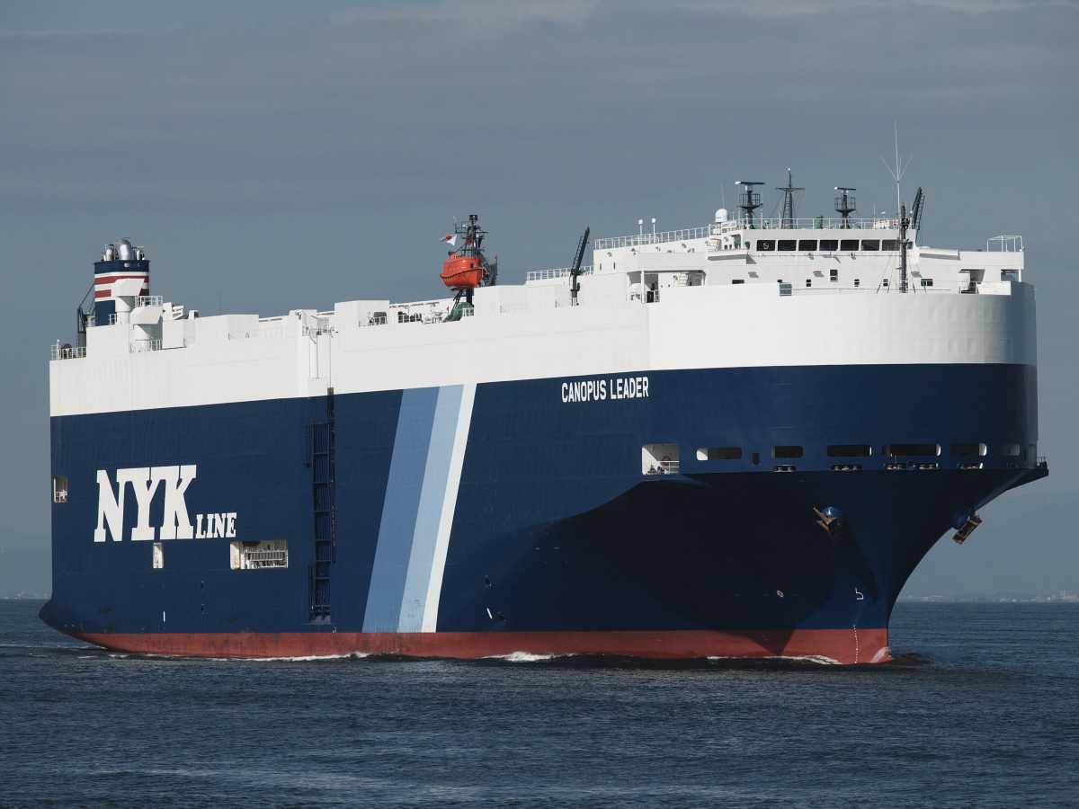 CANOPUS LEADER : ただ船を眺める