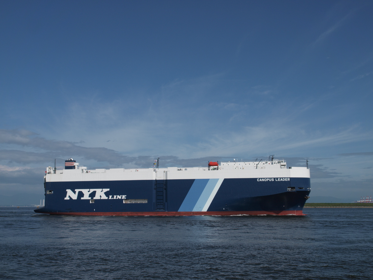 CANOPUS LEADER : ただ船を眺める
