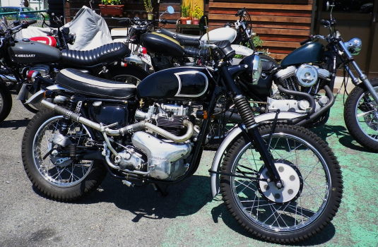 1973 カワサキ W3 （650RS） : Trophy motorcycle