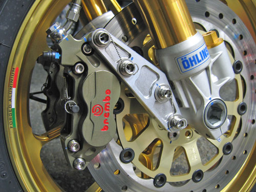 ZRX1100のキャリパーサポートのアルマイト加工＆針金作り♪ : バイクパーツ買取・販売＆バイクバッテリーのフロントロウ！