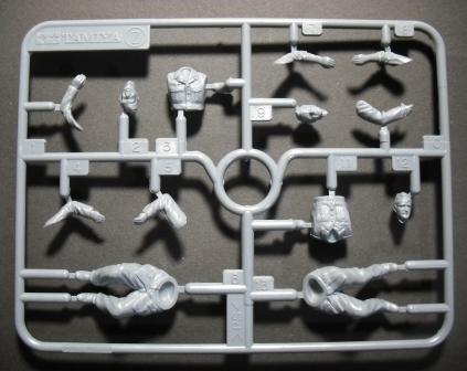 Tamiya 32403-Z [イタレリ・ホルヒの座像] : 模型慕情