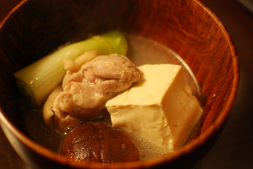 寒い冬は！濃厚本格 鶏の水炊き : ベジタリアンミットゥンと肉食チャースケ
