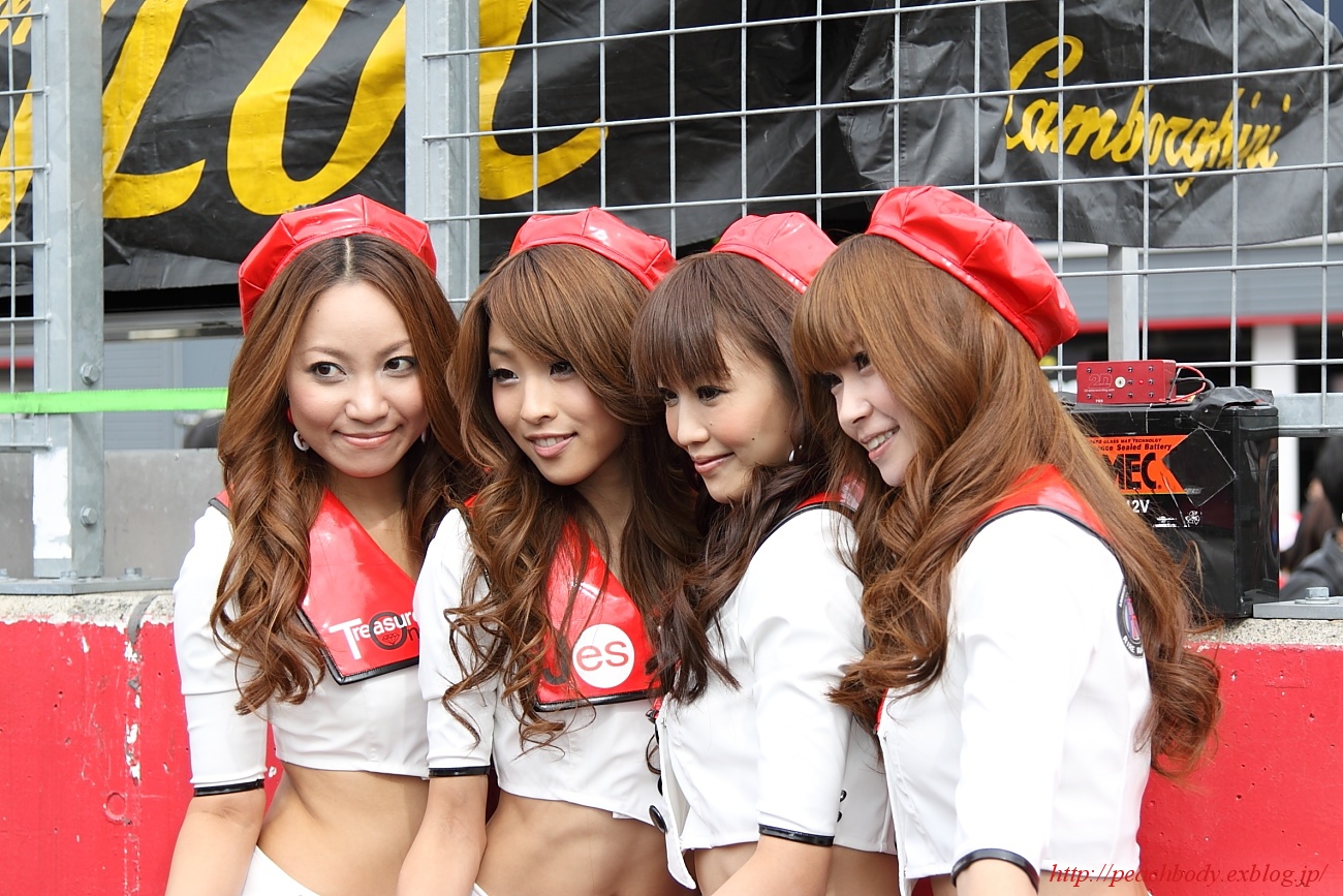 RIRE RACING GIRLS 黒沢美怜さん : Peach Body