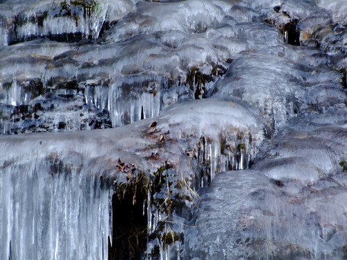 三十槌の氷柱(みそつちのつらら) 凍った滝、つららを見てき 三十槌の氷柱(みそつちのつらら) 凍った滝、つららを見てき