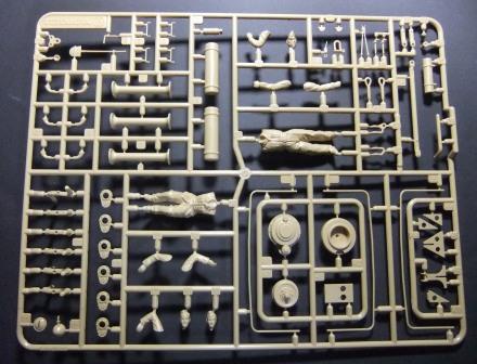 Tamiya 35239-B [18t FAMOの立像と座像] : 模型慕情