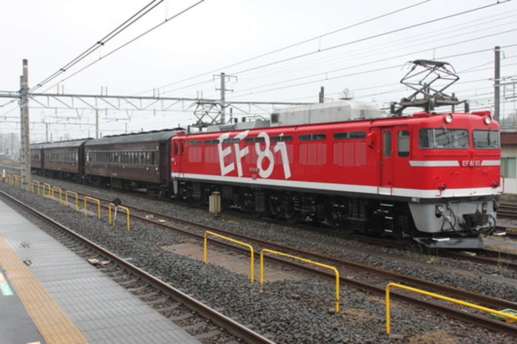 EF81-95＋旧型客車 : Viva Viva JNR