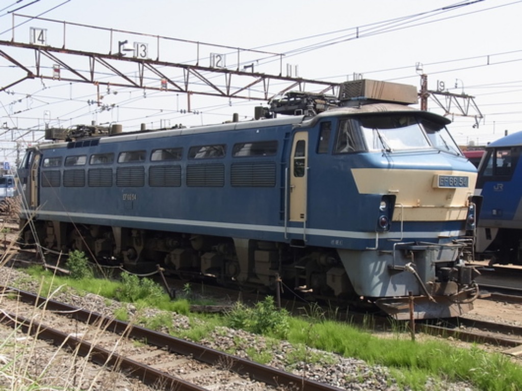 EF66-54 ＠新鶴見 : Viva Viva JNR