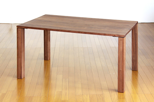 BRUNCH＋scより＊Sale品ウォルナット無垢材ダイニングテーブル : 得 ブログ。