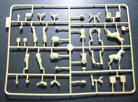 Master Box 3557 [ドイツ空軍女性補助員、或いはミリタリーフィギュア=ホモソーシャル性の緩やかな解体] : 模型慕情