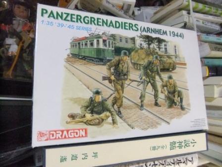 Dragon 6161 [1944年アルンヘム、武装親衛隊の装甲擲弾兵] : 模型慕情