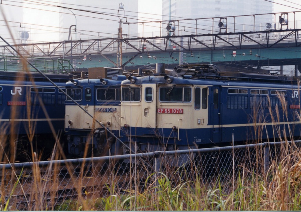 EF64-1045 ＠ 新鶴見 : Viva Viva JNR