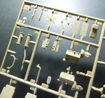 Tamiya 35044=35045-A [クォードガントラクターのイギリス軍運転手] : 模型慕情