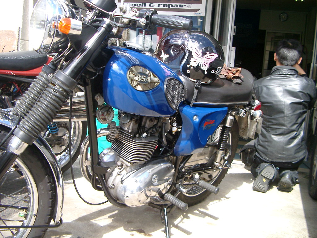 ’69 BSA B25 STARFIRE : タイガーワークス モーターサイクルズ