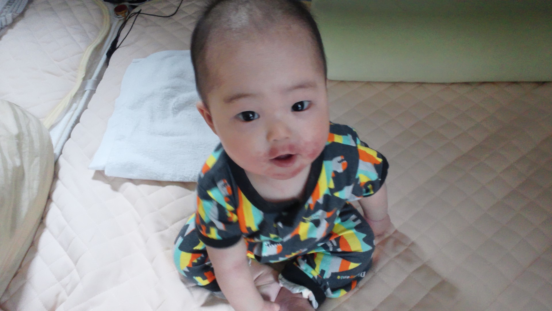 抱きつく(しがみつく?)ようになりました : ダラ奥様の子育て奮闘記