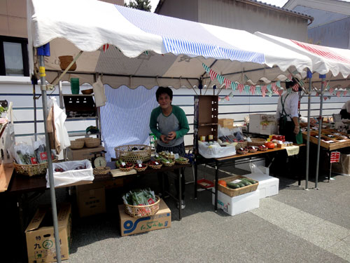 石川（小松）：Petit Bazard～みんなのマルシェ～→金沢（笠市町）：ちゃこーる堂（串焼き居酒屋） : ふりむけばスカタン