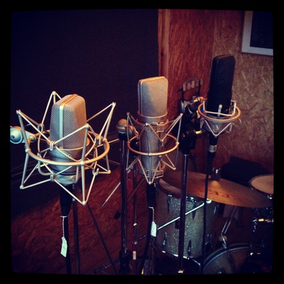 Neumann u-87, TLM-103, Audio Technica 4060 : echo and cloud