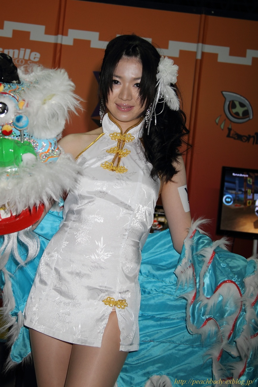 恵美オミ さん（XNT LIMITED ＜香港＞ ブース） : Peach Body