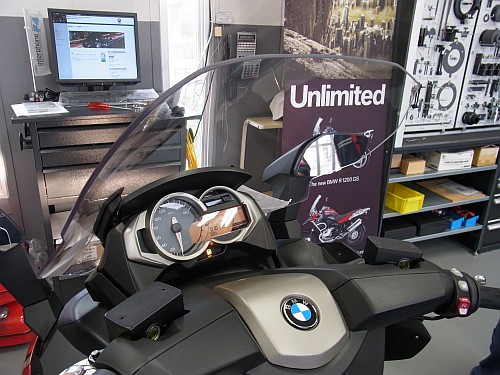 C650GTのチョッと外したり、電源入れたり偏 : motorrad kyoto staff blog