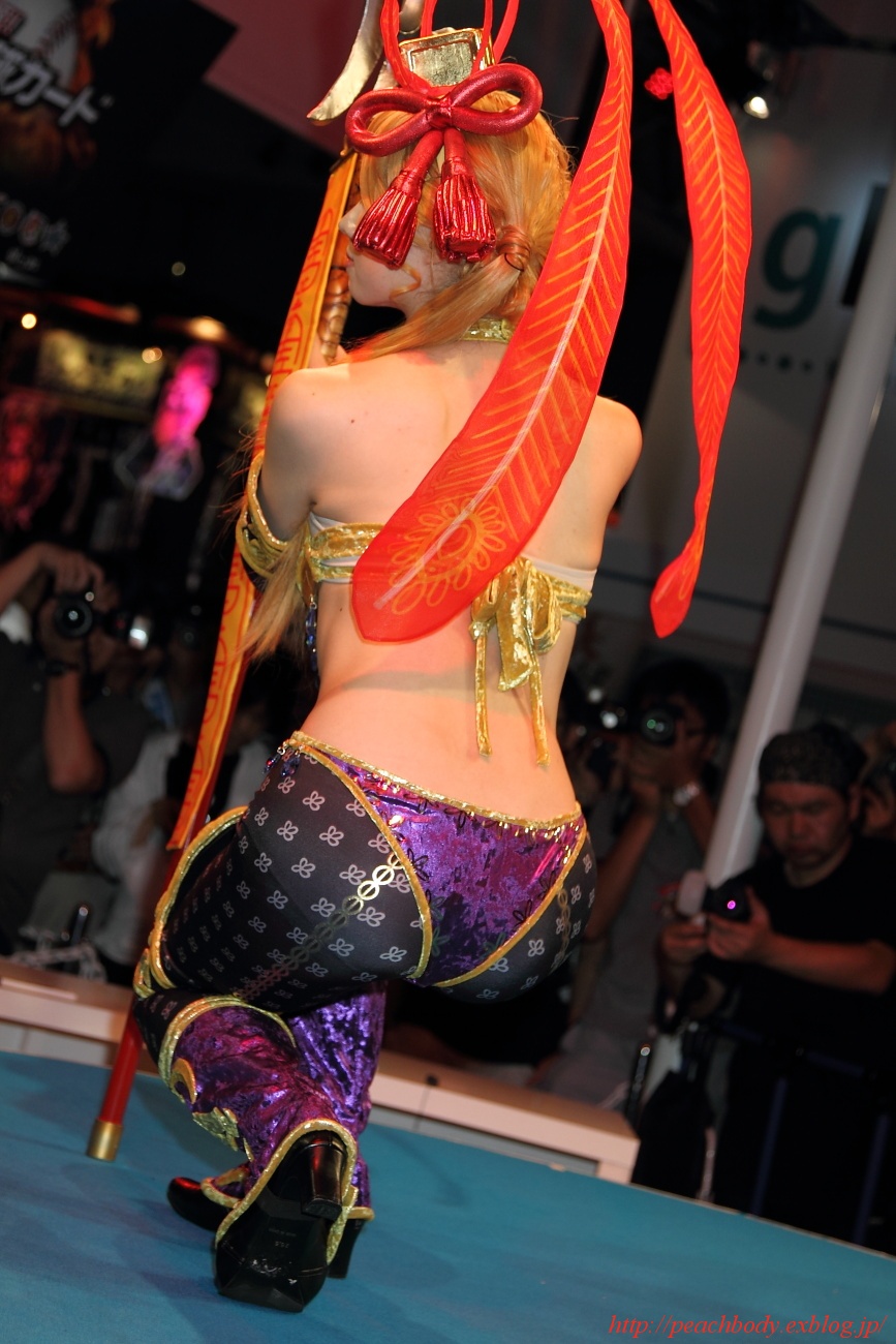 白河優菜 さん（グループス - 株式会社gloops ブース） : Peach Body