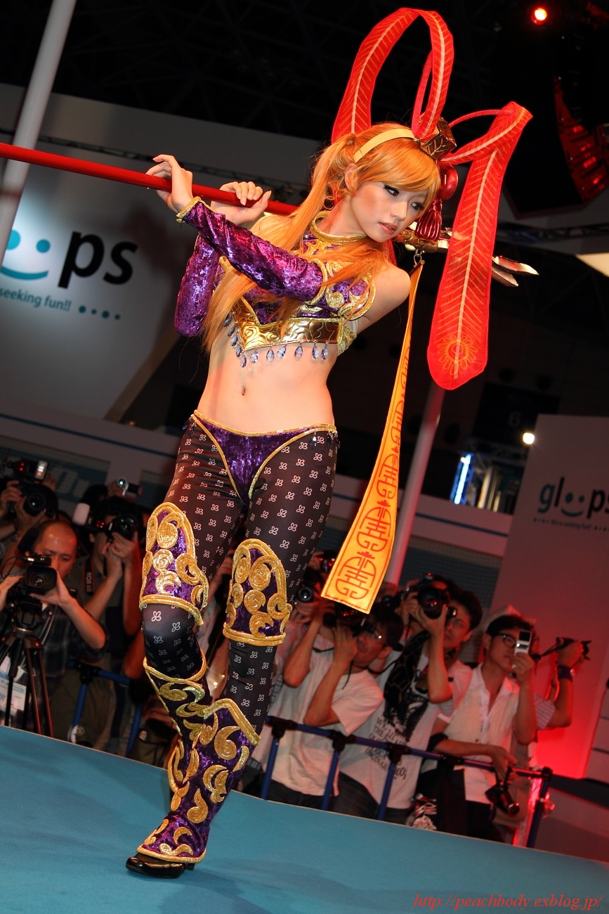 白河優菜 さん（グループス - 株式会社gloops ブース） : Peach Body