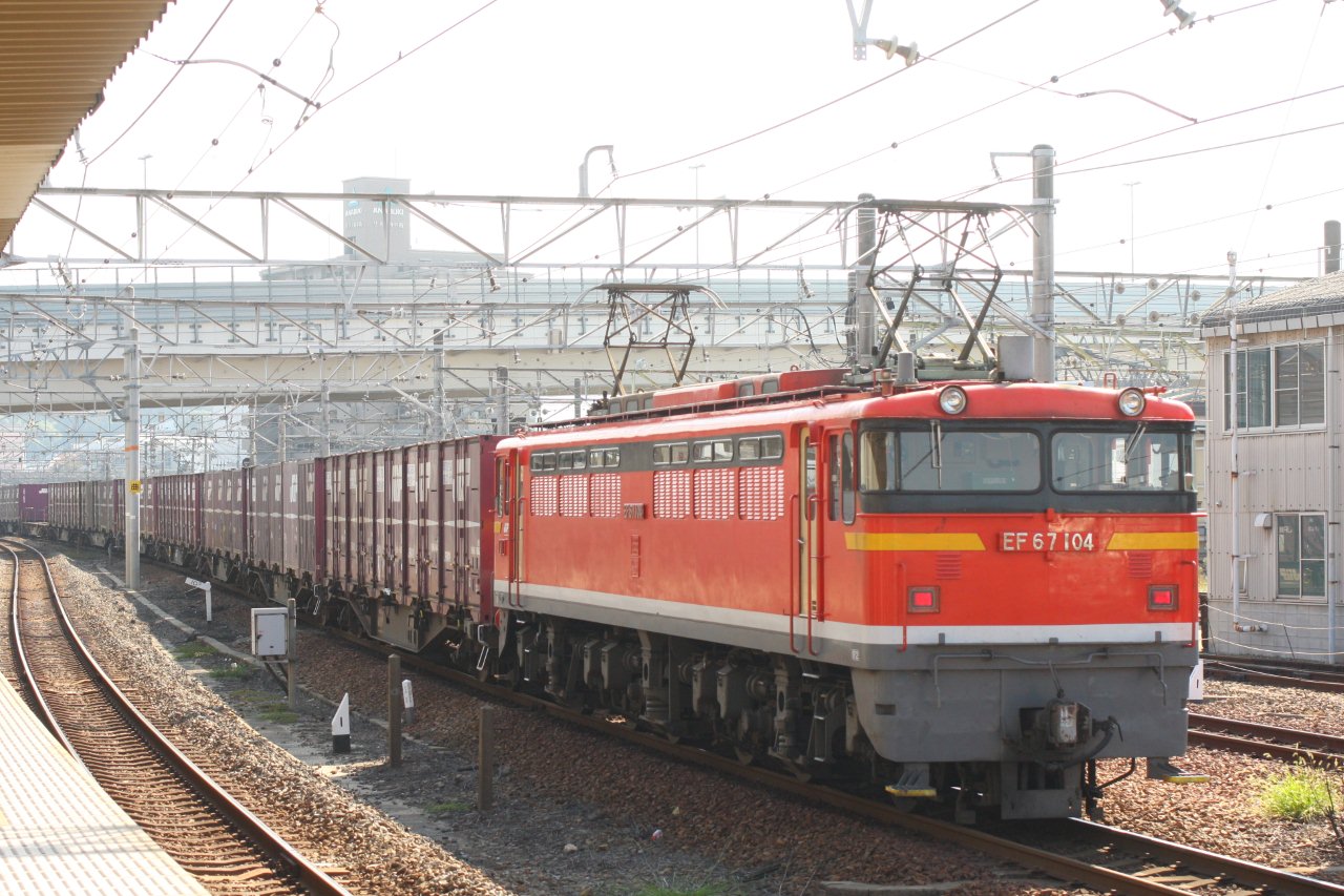 瀬野八の紅葉3 EF67-104 : 適鉄