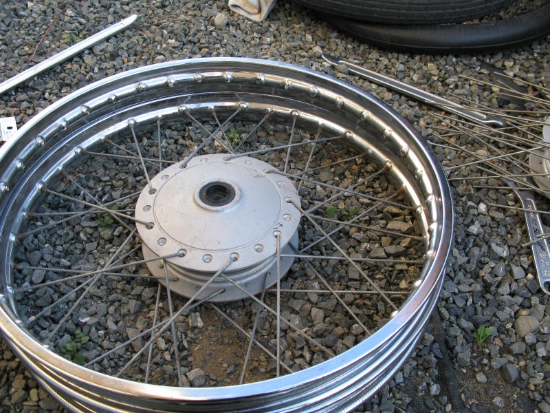 カブ系ホイール、スポーク張替え！ : カメと、テツと、ときどき…。