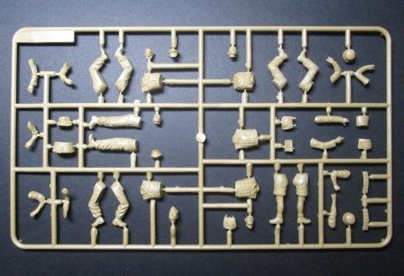 Tamiya 35304-Z [キューベルワーゲン・アフリカ仕様のラムケ旅団の兵士たち] : 模型慕情