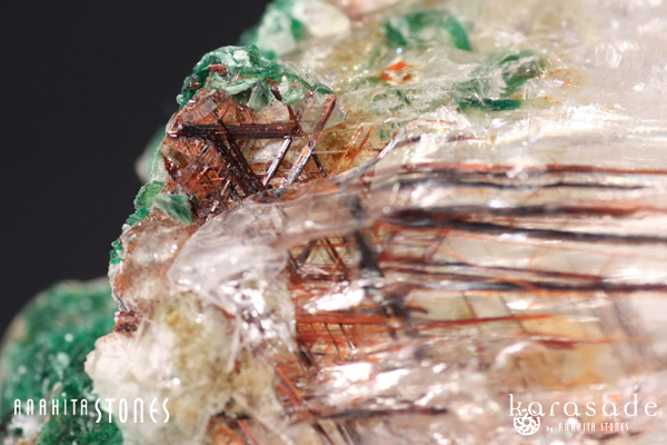 フックサイトオンルチルクォーツ原石（ブラジル産） : 石の音