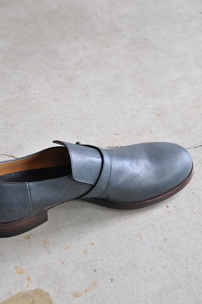 forme Button Strap Shoes : un.regard.moderne