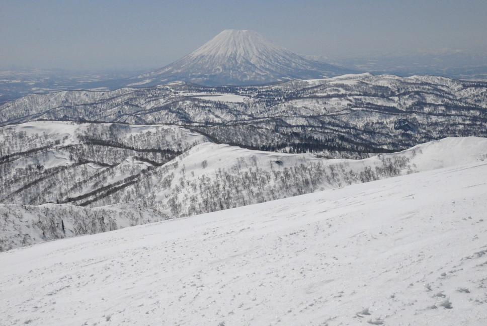 2014年4月 『札幌の最高峰、余市岳』 April, 2014 "Mt Yoichi, the highest point in ...
