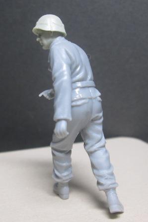 Dragon 6129 [1943年クルスク、脱出するドイツ軍戦車兵] : 模型慕情