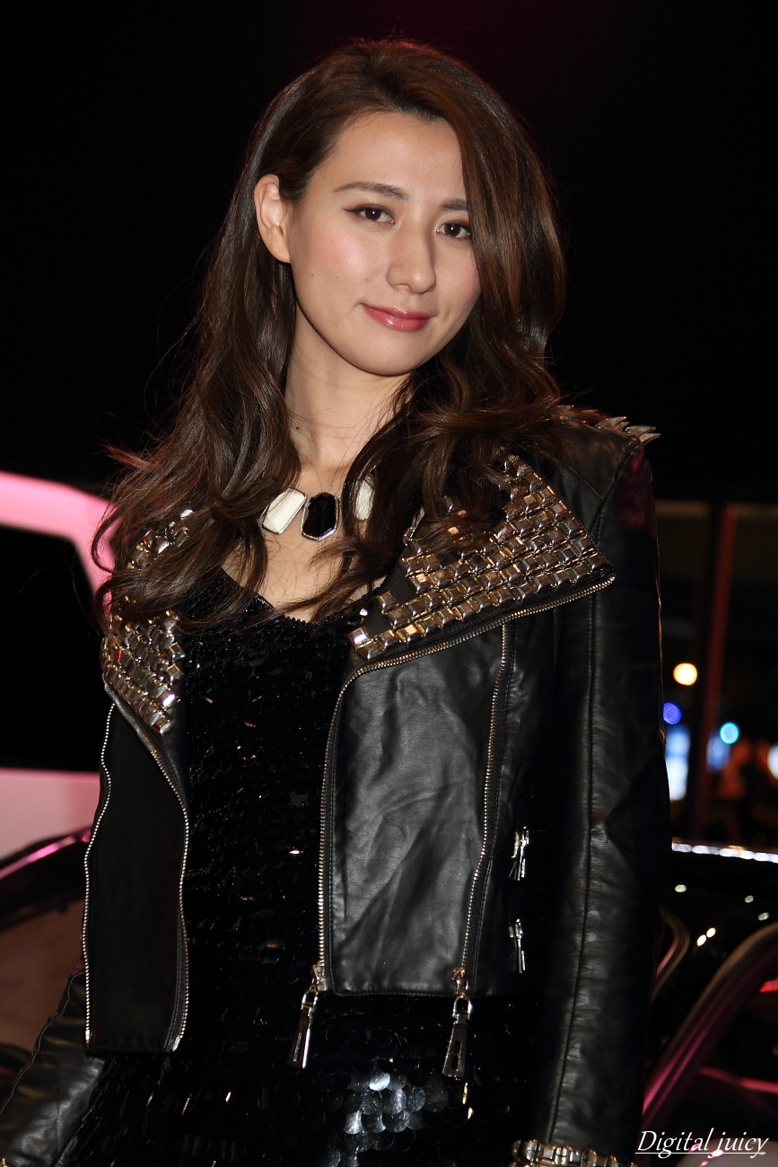 Sara さん（VeilSide CO.,LTD ブース） : Digital juicy