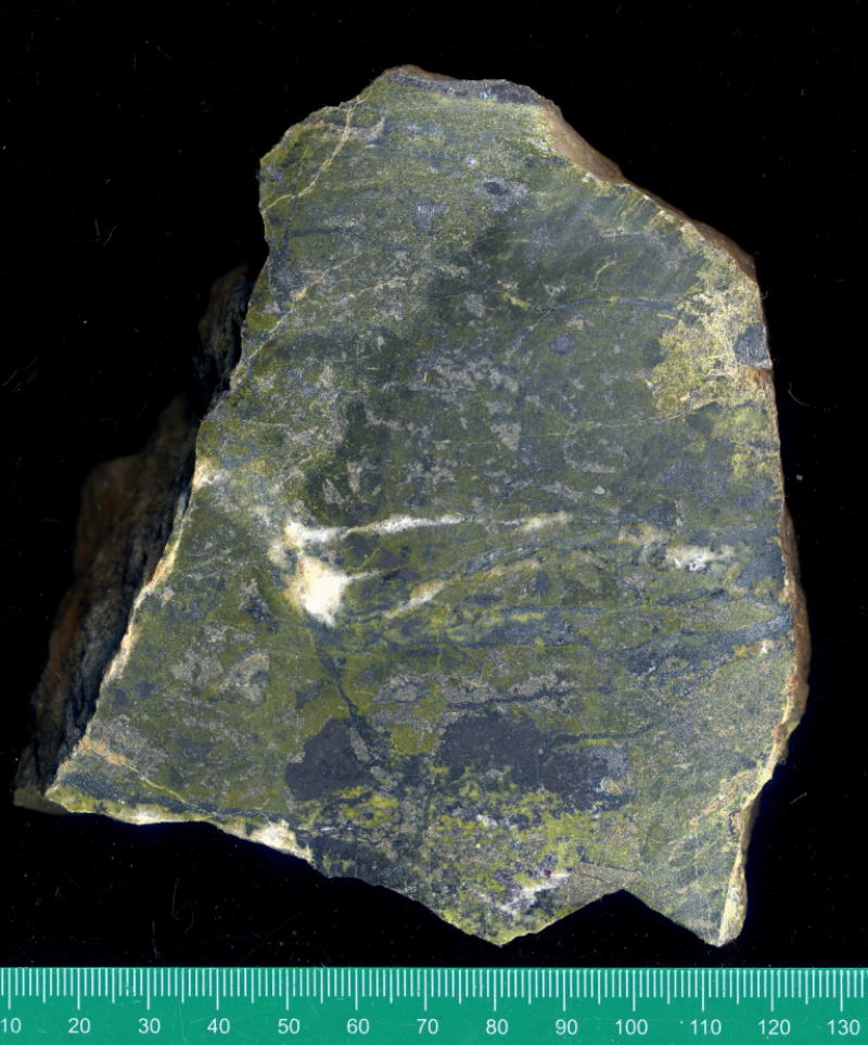 鳥取県 糸白見のスカルン鉱床 : スカルンと熱水、高温・高圧鉱物の薄物館