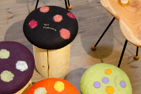 きのこスツール : 木とフェルトのブログ