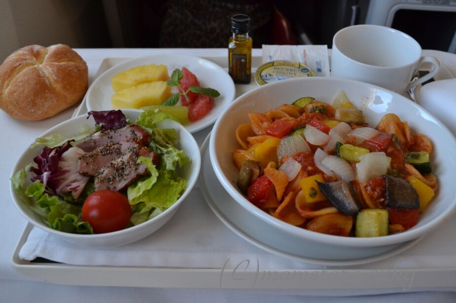 No.2 関空→パリのエールフランス機内 : マメタロウのひとりごと